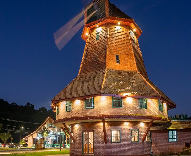 Moinho do Pórtico de Joinville ganha iluminação - COLUNA DE TURISMO